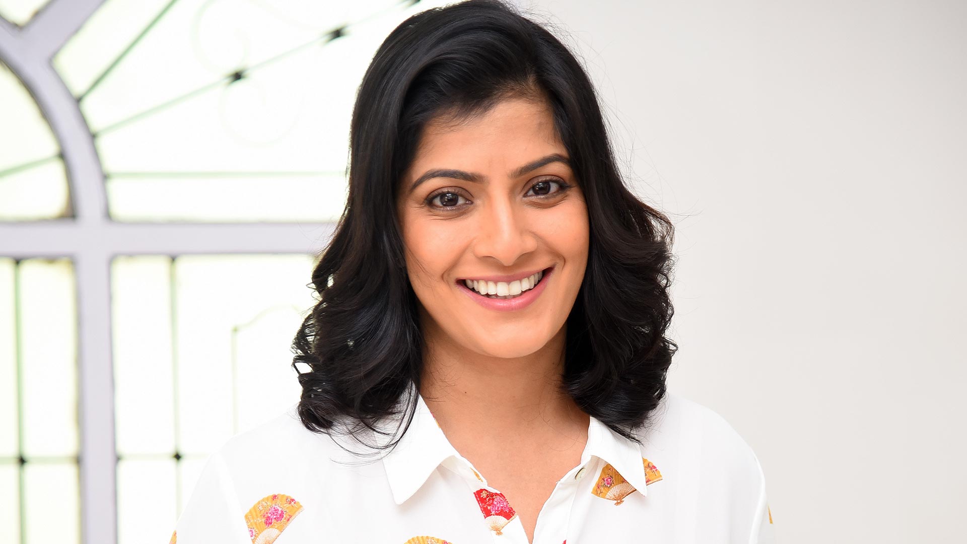 Interview of Varalaxmi Sarathkumar on 'Naandhi'