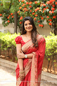 Heroine Aishwarya Rajesh at Oh Sukumari Teaser Launch Event, HD Gallery