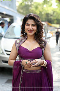 Actress Iswarya Menon at Nagabandham Movie Trailer Launch Event, HD Gallery