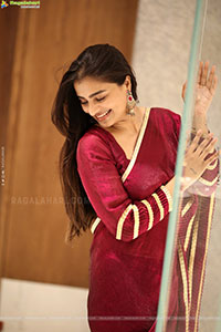 Anchor Jyothi Ramana Beautiful stills in Saree, HD Gallery