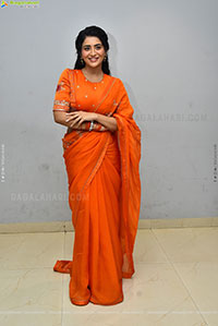Heroine Rashi Singh at Transfer Trimurthulu Trailer Launch, HD Gallery