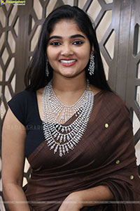 Model Gayathri Kothapalli stills in Traditional Saree, HD Gallery