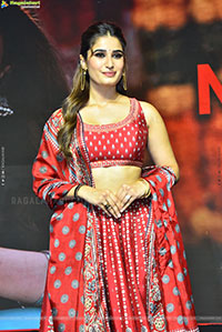 Heroine Rasha Thadani at Srinivasa Mangapuram Introduction Event, HD ...