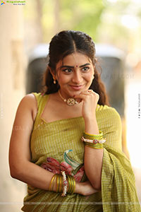 Heroine Rashi Singh at Transfer Trimurthulu Teaser Launch Event, HD Gallery