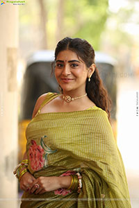 Heroine Rashi Singh at Transfer Trimurthulu Teaser Launch Event, HD Gallery