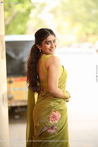 Heroine Rashi Singh at Transfer Trimurthulu Teaser Launch Event, HD Gallery