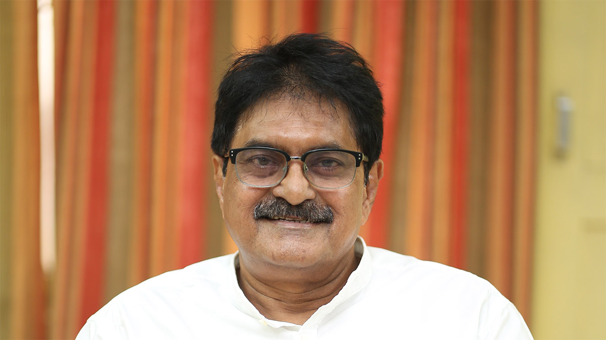 Sravanthi Ravikishore - Deepavali deserves a standing ovation